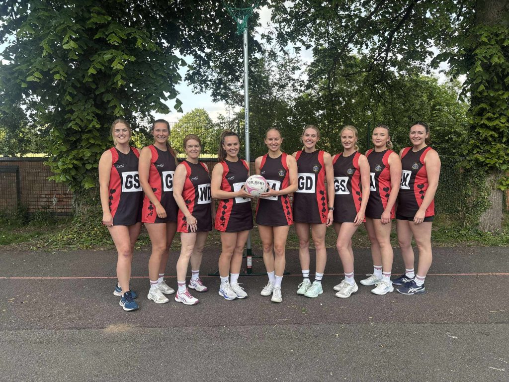 Evenly matched Hearts v Panthers - Alcester Town Netball Club